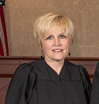 Iowa Chief Justice says courts’ early embrace of ‘paperless’ tech ...