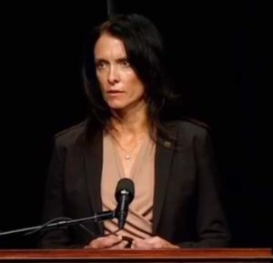 (Update) Education director says Iowa’s largest school district in ...