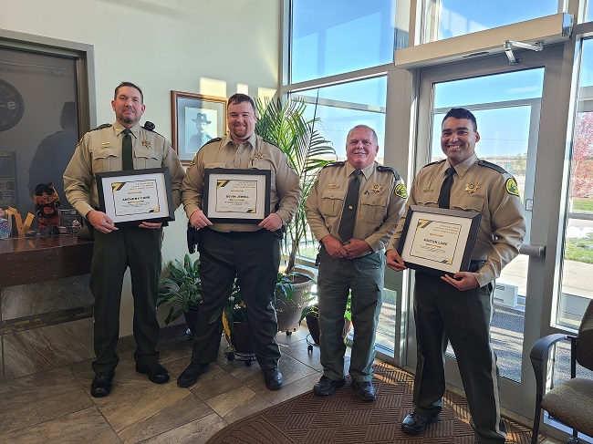 Fremont County Sheriff’s Deputy & 2 Reserve Deputies receive Life Saving Award « KJAN | Radio ...