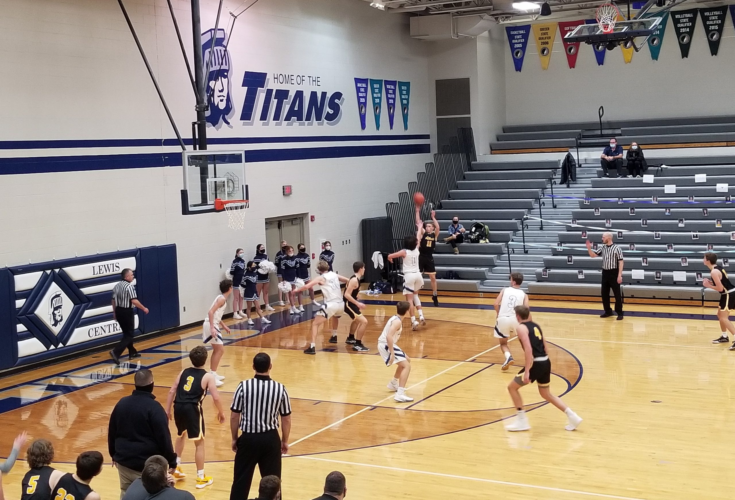 Atlantic boys hoops grits out road win over Lewis Central « KJAN ...
