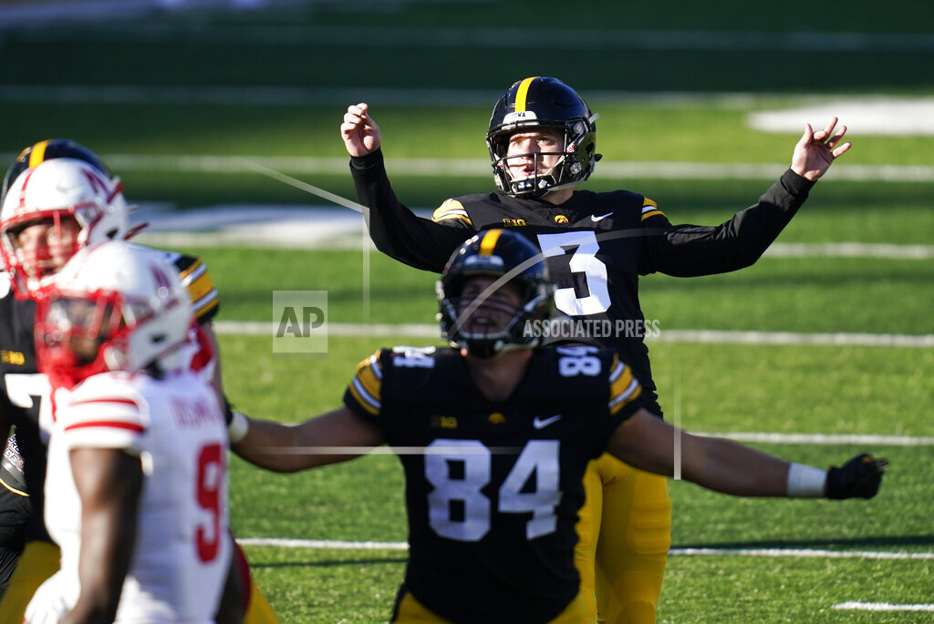 Getting his kicks: Iowa’s Duncan winding down storied career « KJAN ...