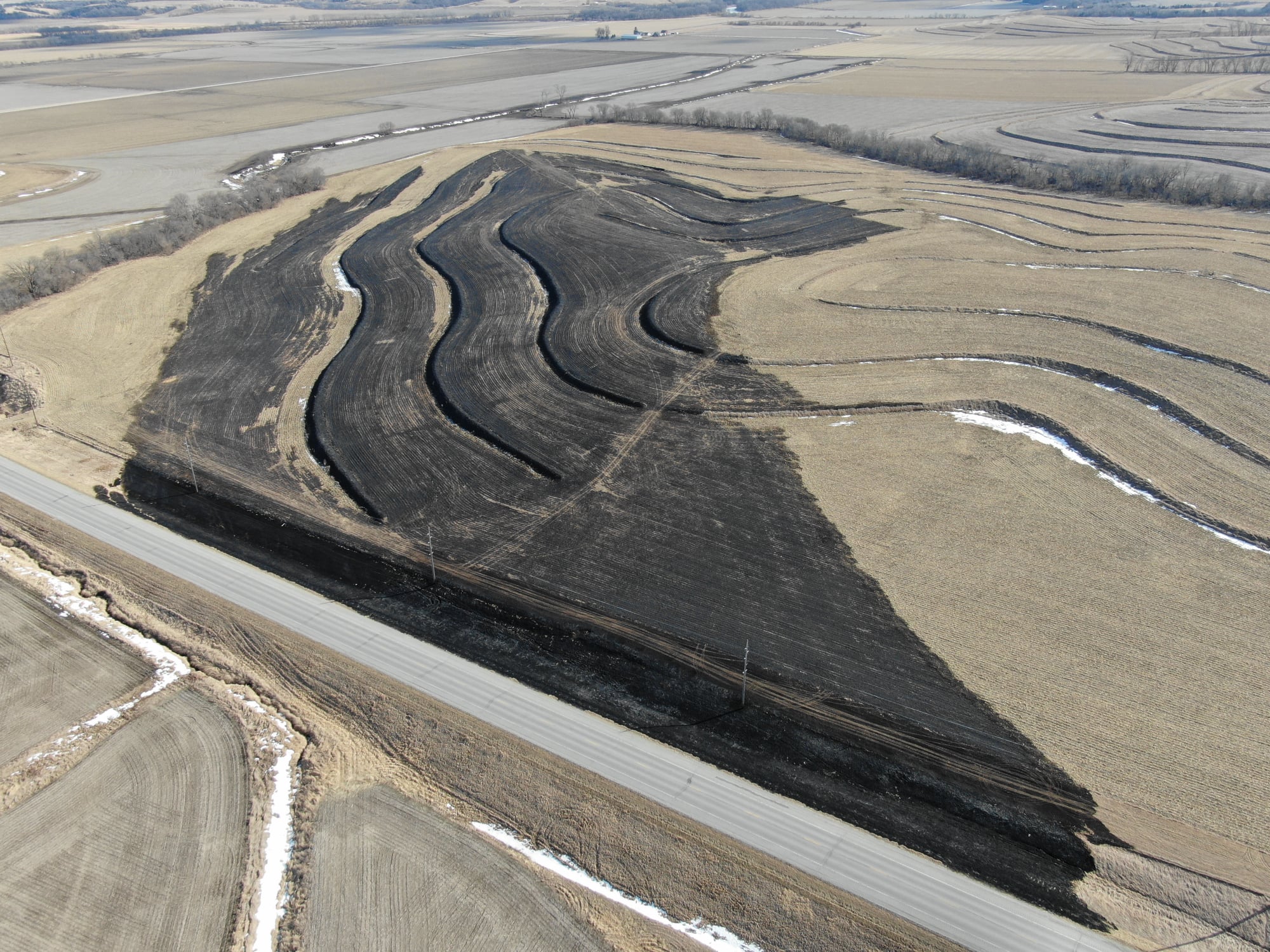 3 fire departments battle the wind & field fire flames Wed. afternoon ...
