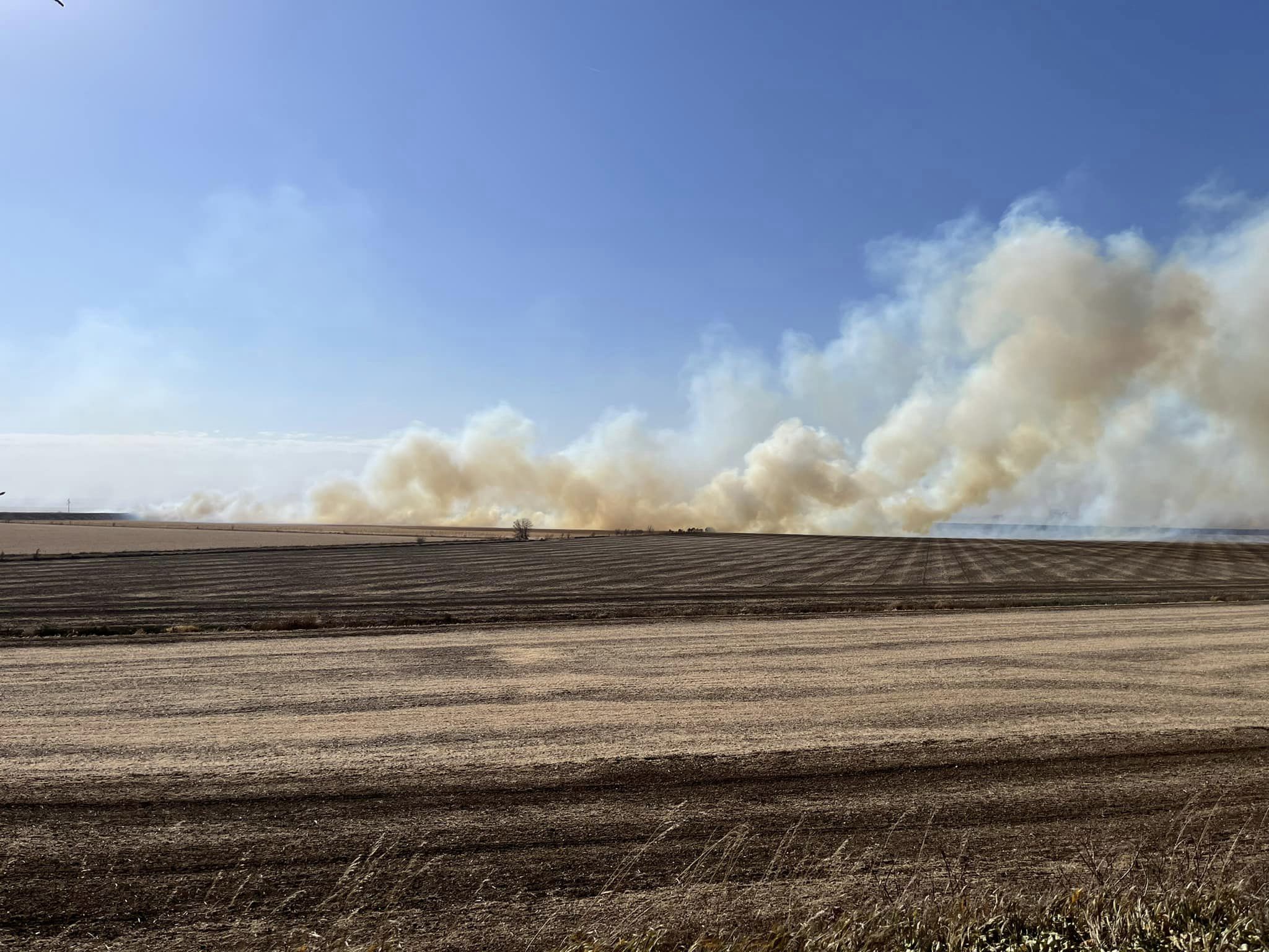 Multiple crews battle field fires in western Iowa, Sunday afternoon ...